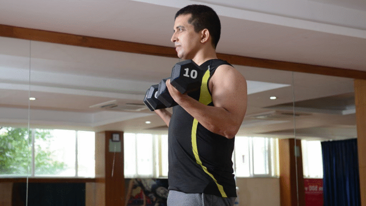 I Did the Dumbbell Scarecrow Every Day — My Shoulders Weren’t Ready for ...